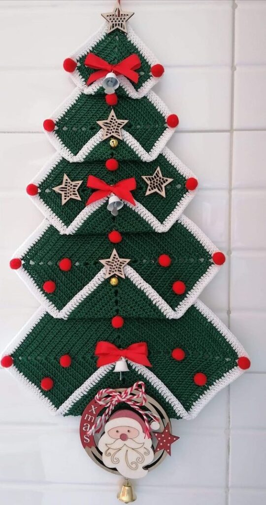 Granny Square Christmas tree - Crochet Easy Patterns